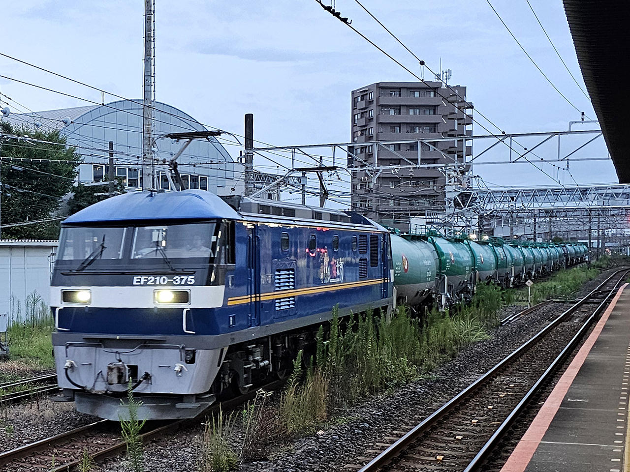 直流電気機関車EF210